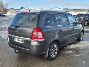 Grey Opel Zafira 2010 in Taurage, with an engine capacity of 1.69 L and mileage of 280 thousand km for 3000 €, photo 4 on AUTOMOTO.COM.LV