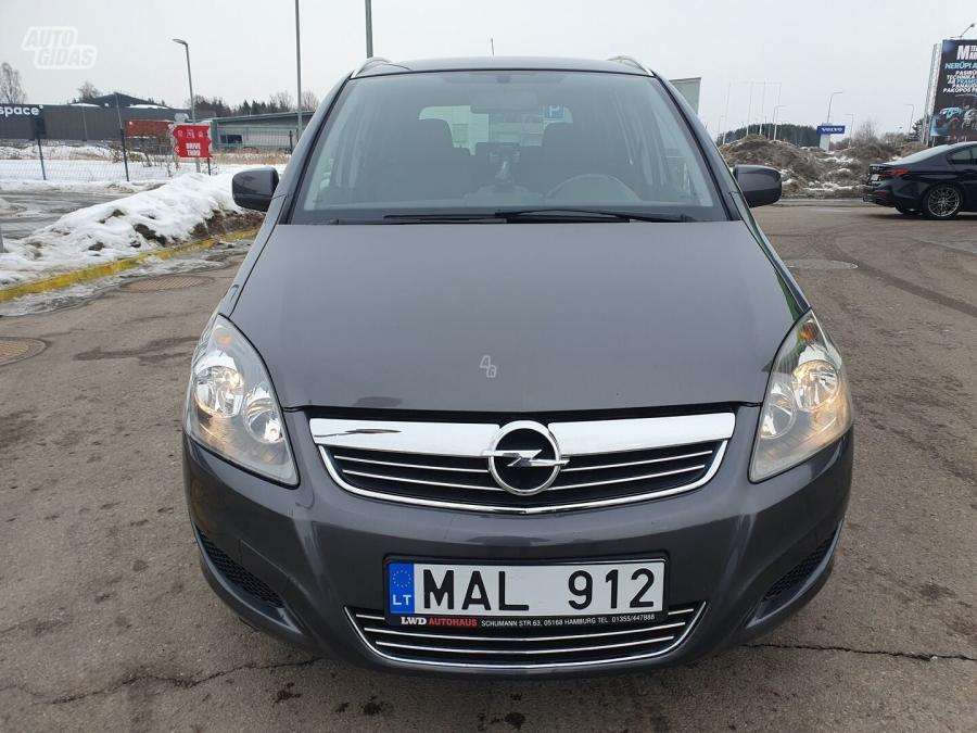 Grey Opel Zafira 2010 in Kaunas, with an engine capacity of 1.60 L and mileage of 230 thousand km for 1950 €, photo 2 on AUTOMOTO.COM.LV