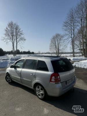Pelēks Opel Zafira 2010 Šauļi, ar dzinēja tilpumu 1.70 L un nobraukumu 300 tūkst. km par 2250 €, foto 3 vietnē AUTOMOTO.COM.LV