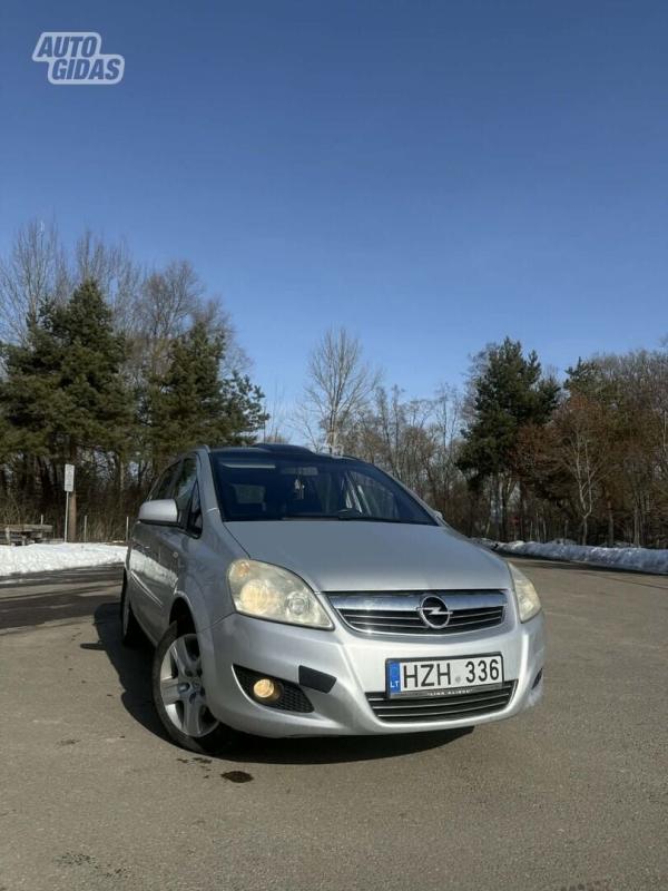 Pelēks Opel Zafira 2010 Šauļi, ar dzinēja tilpumu 1.70 L un nobraukumu 300 tūkst. km par 2250 €, foto 1 vietnē AUTOMOTO.COM.LV