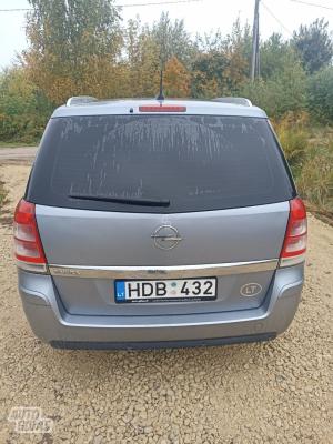 Grey Opel Zafira 2010 in Vilnius, with an engine capacity of 1.80 L and mileage of 300 thousand km for 2850 €, photo 4 on AUTOMOTO.COM.LV