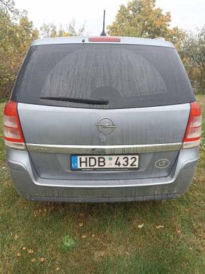 Grey Opel Zafira 2010 in Vilnius, with an engine capacity of 1.80 L and mileage of 300 thousand km for 2850 €, photo 5 on AUTOMOTO.COM.LV