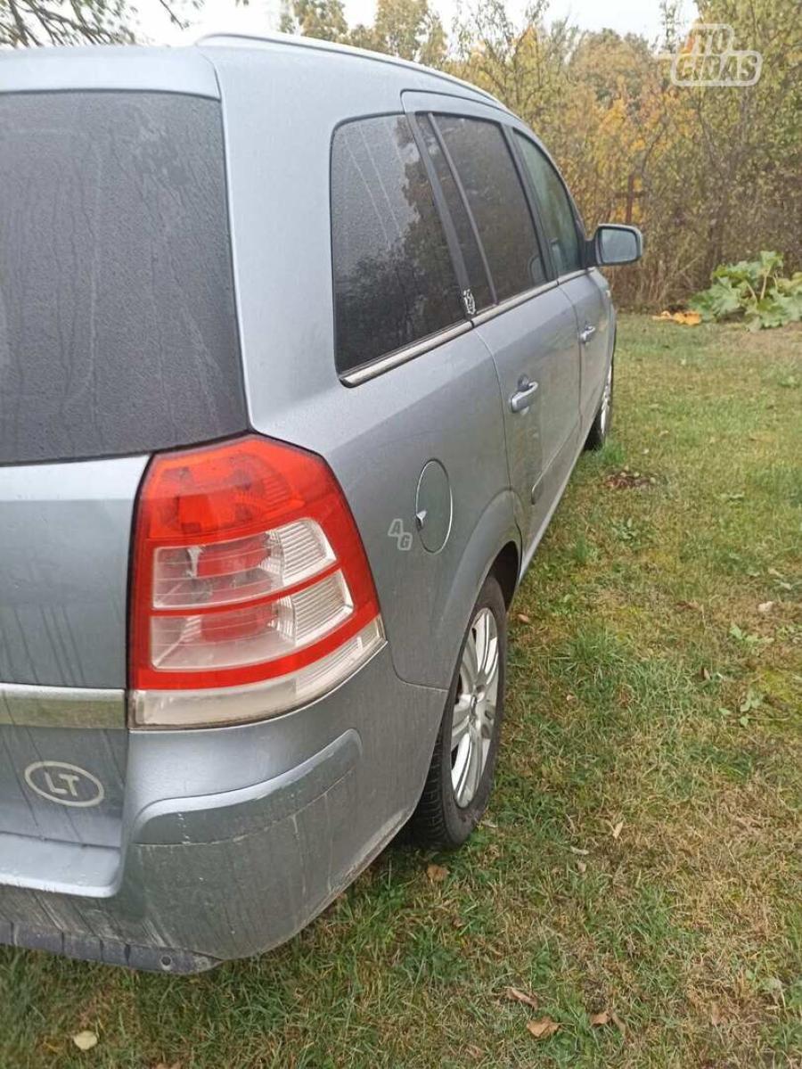 Grey Opel Zafira 2010 in Vilnius, with an engine capacity of 1.80 L and mileage of 300 thousand km for 2850 €, photo 7 on AUTOMOTO.COM.LV