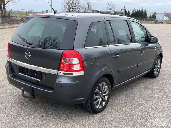 Pelēks Opel Zafira 2010 Marijampole, ar dzinēja tilpumu 1.60 L un nobraukumu 246 tūkst. km par 2450 €, foto 4 vietnē AUTOMOTO.COM.LV