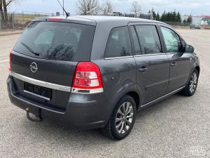Grey Opel Zafira 2010 in Marijampole, with an engine capacity of 1.60 L and mileage of 246 thousand km for 2450 €, photo 4 on AUTOMOTO.COM.LV