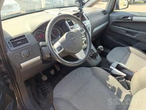 Grey Opel Zafira 2010 in Rezekne, with an engine capacity of 1.70 L and mileage of 317 thousand km for 2750 €, photo 8 on AUTOMOTO.COM.LV