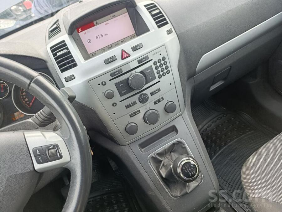 Grey Opel Zafira 2010 in Rezekne, with an engine capacity of 1.70 L and mileage of 317 thousand km for 2750 €, photo 13 on AUTOMOTO.COM.LV