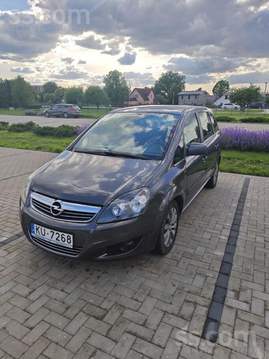 Grey Opel Zafira 2010 in Riga, with an engine capacity of 1.70 L and mileage of 217 thousand km for 2750 €, photo 3 on AUTOMOTO.COM.LV