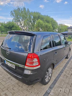Grey Opel Zafira 2010 in Riga, with an engine capacity of 1.70 L and mileage of 217 thousand km for 2750 €, photo 4 on AUTOMOTO.COM.LV