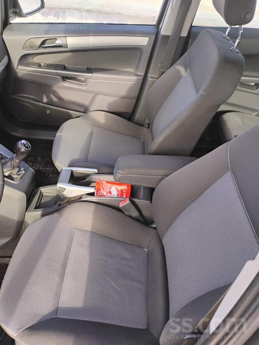 Pelēks Opel Zafira 2010 Liepāja, ar dzinēja tilpumu 1.70 L un nobraukumu 248 tūkst. km par 2950 €, foto 13 vietnē AUTOMOTO.COM.LV