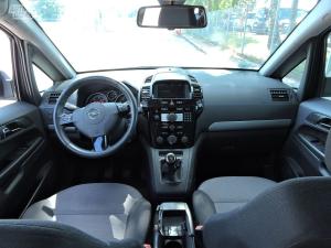 Grey Opel Zafira 2010 in Marijampole, with an engine capacity of 1.70 L and mileage of 237 thousand km for 2350 €, photo 9 on AUTOMOTO.COM.LV