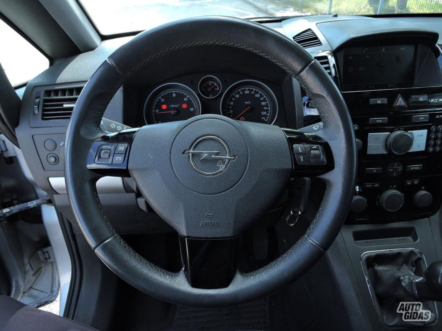Grey Opel Zafira 2010 in Marijampole, with an engine capacity of 1.70 L and mileage of 237 thousand km for 2350 €, photo 10 on AUTOMOTO.COM.LV