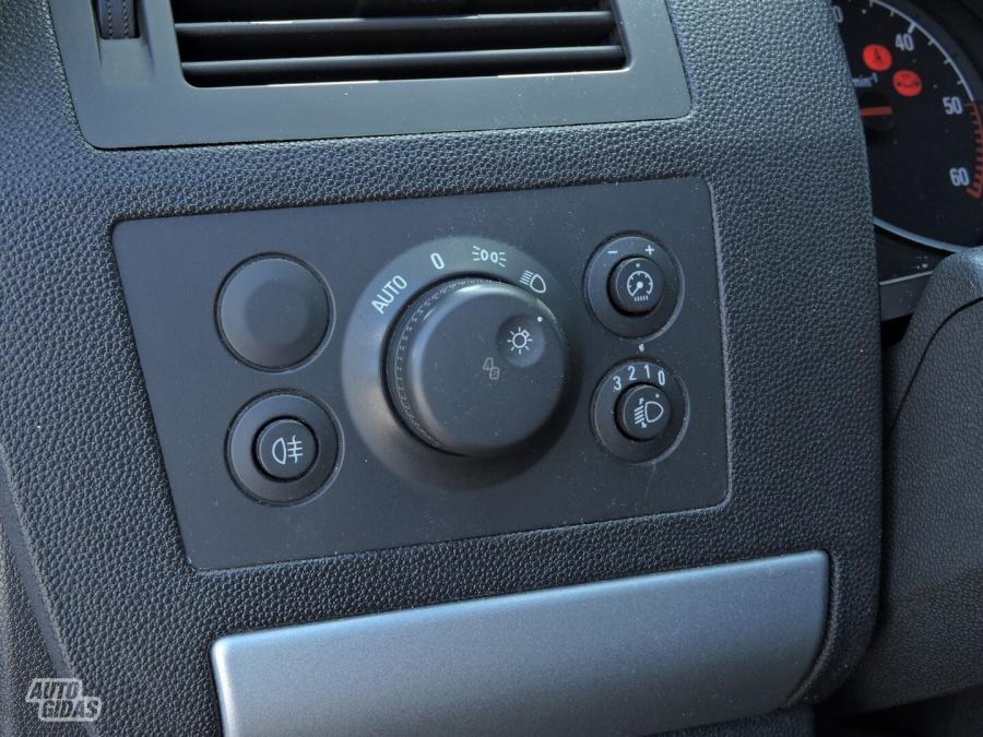 Grey Opel Zafira 2010 in Marijampole, with an engine capacity of 1.70 L and mileage of 237 thousand km for 2350 €, photo 11 on AUTOMOTO.COM.LV
