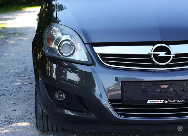 Grey Opel Zafira 2010 in Kretinga, with an engine capacity of 1.91 L and mileage of 296 thousand km for 4199 €, photo 4 on AUTOMOTO.COM.LV