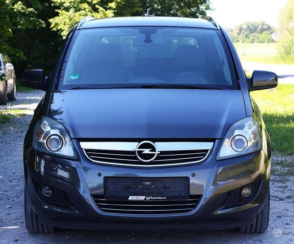 Grey Opel Zafira 2010 in Kretinga, with an engine capacity of 1.91 L and mileage of 296 thousand km for 4199 €, photo 5 on AUTOMOTO.COM.LV