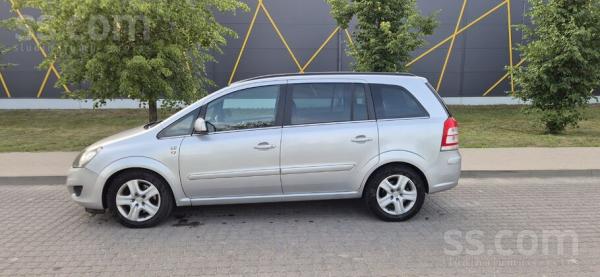Grey Opel Zafira 2010 in Dobele, with an engine capacity of 1.70 L and mileage of 258 thousand km for 2250 €, photo 6 on AUTOMOTO.COM.LV