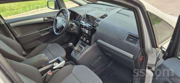 Grey Opel Zafira 2010 in Dobele, with an engine capacity of 1.70 L and mileage of 258 thousand km for 2250 €, photo 9 on AUTOMOTO.COM.LV