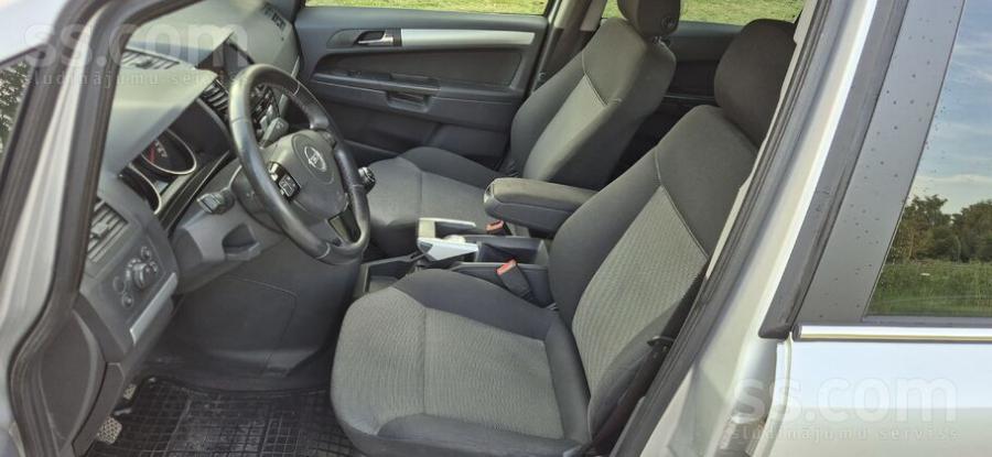 Grey Opel Zafira 2010 in Dobele, with an engine capacity of 1.70 L and mileage of 258 thousand km for 2250 €, photo 11 on AUTOMOTO.COM.LV
