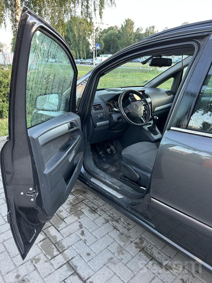 Pelēks Opel Zafira 2010 Rīga, ar dzinēja tilpumu 2.20 L un nobraukumu 259 tūkst. km par 1300 €, foto 11 vietnē AUTOMOTO.COM.LV