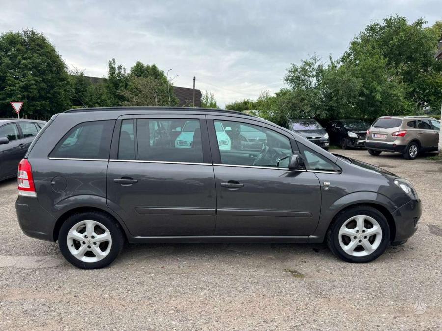 Pelēks Opel Zafira 2010 Jurbarkas, ar dzinēja tilpumu 1.80 L un nobraukumu 178 tūkst. km par 3450 €, foto 5 vietnē AUTOMOTO.COM.LV