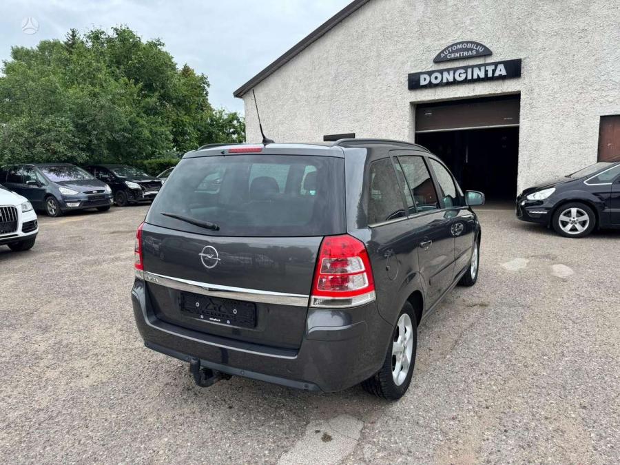 Pelēks Opel Zafira 2010 Jurbarkas, ar dzinēja tilpumu 1.80 L un nobraukumu 178 tūkst. km par 3450 €, foto 6 vietnē AUTOMOTO.COM.LV
