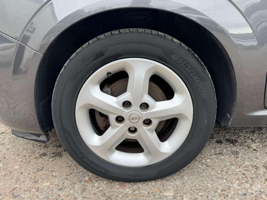 Pelēks Opel Zafira 2010 Jurbarkas, ar dzinēja tilpumu 1.80 L un nobraukumu 178 tūkst. km par 3450 €, foto 23 vietnē AUTOMOTO.COM.LV
