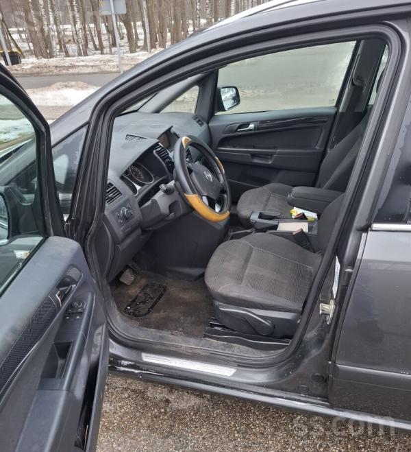 Pelēks Opel Zafira 2010 Rīga, ar dzinēja tilpumu 1.80 L un nobraukumu 307 tūkst. km par 1700 €, foto 5 vietnē AUTOMOTO.COM.LV