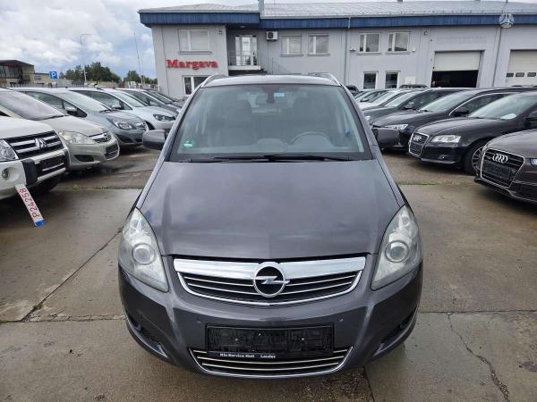 Grey Opel Zafira 2010 in Marijampole, with an engine capacity of 1.91 L and mileage of 256 thousand km for 2699 €, photo 2 on AUTOMOTO.COM.LV
