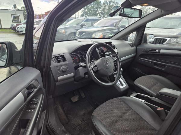 Grey Opel Zafira 2010 in Marijampole, with an engine capacity of 1.91 L and mileage of 256 thousand km for 2699 €, photo 10 on AUTOMOTO.COM.LV