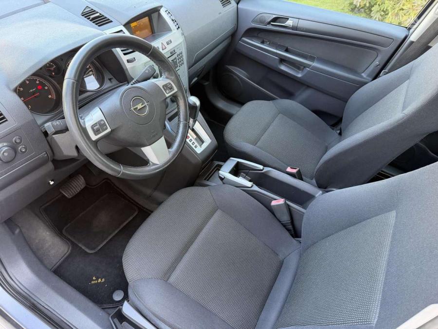 Grey Opel Zafira 2010 in Marijampole, with an engine capacity of 1.91 L and mileage of 257 thousand km for 2250 €, photo 6 on AUTOMOTO.COM.LV