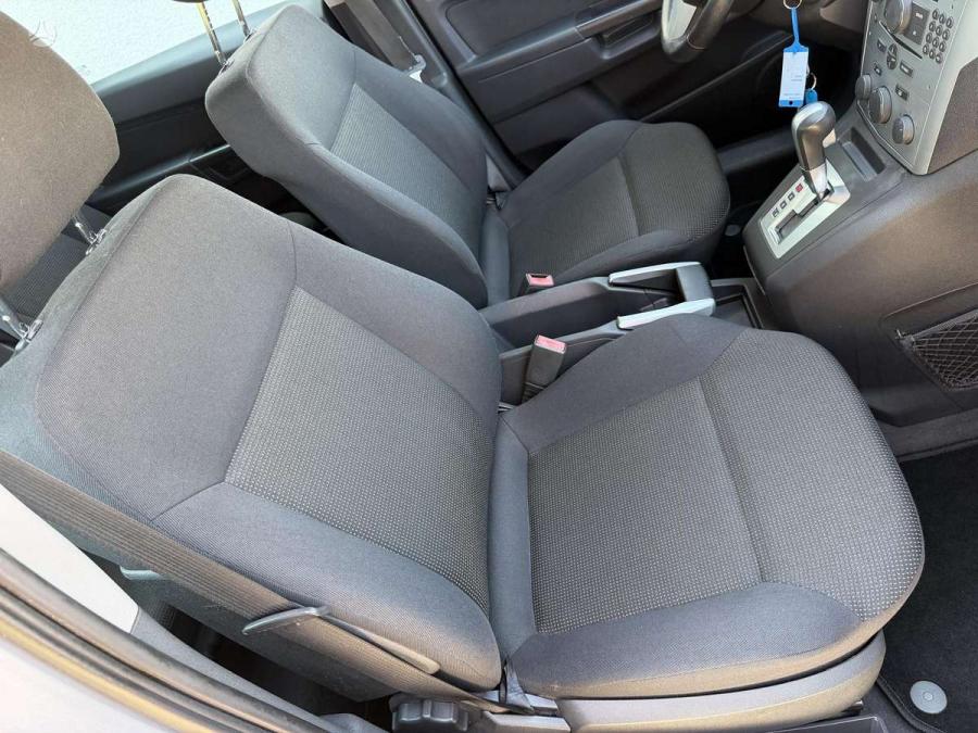 Grey Opel Zafira 2010 in Marijampole, with an engine capacity of 1.91 L and mileage of 257 thousand km for 2250 €, photo 7 on AUTOMOTO.COM.LV