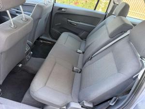 Grey Opel Zafira 2010 in Marijampole, with an engine capacity of 1.91 L and mileage of 257 thousand km for 2250 €, photo 8 on AUTOMOTO.COM.LV