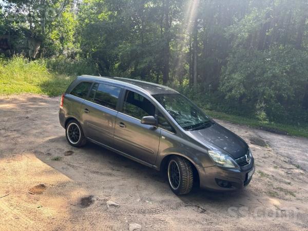Pelēks Opel Zafira 2010 Liepāja, ar dzinēja tilpumu 1.70 L un nobraukumu 236 tūkst. km par 3400 €, foto 3 vietnē AUTOMOTO.COM.LV