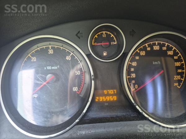Pelēks Opel Zafira 2010 Liepāja, ar dzinēja tilpumu 1.70 L un nobraukumu 236 tūkst. km par 3400 €, foto 8 vietnē AUTOMOTO.COM.LV