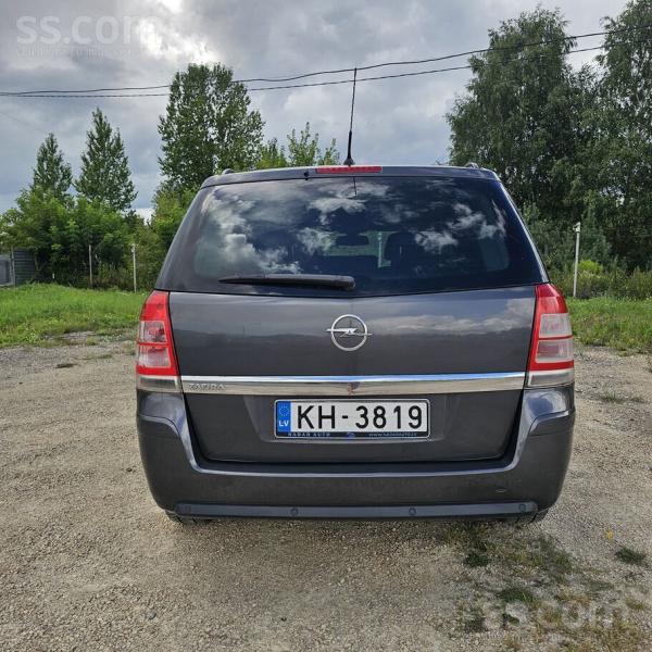 Серый Опель Зафира 2010 в Рига, объемом двигателя 1.80 л и пробегом 259 тыс. км за 2490 €, фото 4 на AUTOMOTO.COM.LV