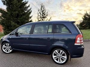 Grey Opel Zafira 2010 in Kaunas, with an engine capacity of 1.91 L and mileage of 396 thousand km for 2950 €, photo 4 on AUTOMOTO.COM.LV