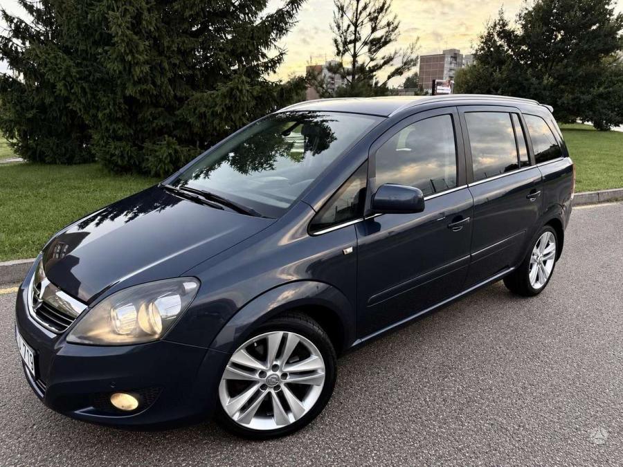 Grey Opel Zafira 2010 in Kaunas, with an engine capacity of 1.91 L and mileage of 396 thousand km for 2950 €, photo 10 on AUTOMOTO.COM.LV