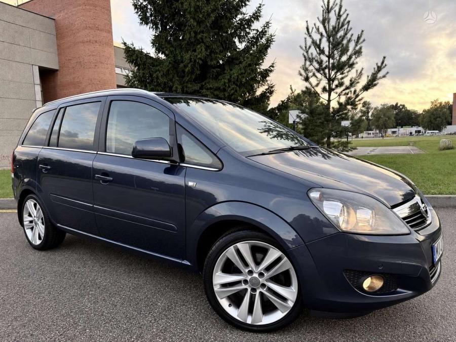 Grey Opel Zafira 2010 in Kaunas, with an engine capacity of 1.91 L and mileage of 396 thousand km for 2950 €, photo 11 on AUTOMOTO.COM.LV