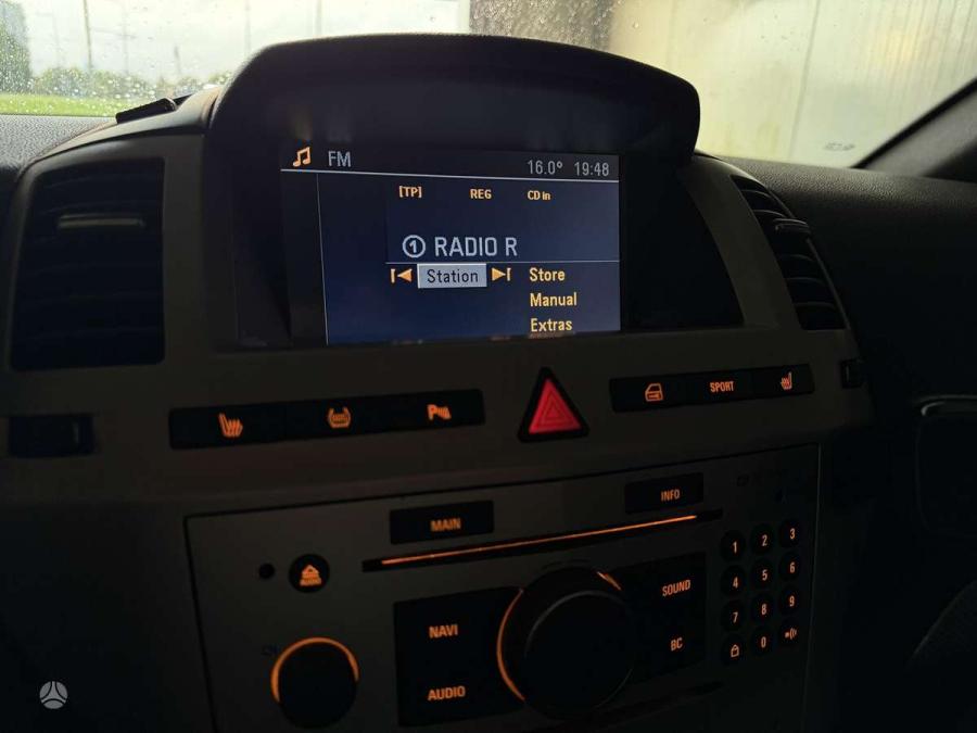 Grey Opel Zafira 2010 in Kaunas, with an engine capacity of 1.91 L and mileage of 396 thousand km for 2950 €, photo 14 on AUTOMOTO.COM.LV
