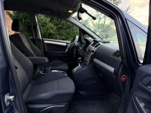 Grey Opel Zafira 2010 in Kaunas, with an engine capacity of 1.91 L and mileage of 396 thousand km for 2950 €, photo 19 on AUTOMOTO.COM.LV