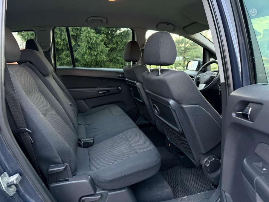 Grey Opel Zafira 2010 in Kaunas, with an engine capacity of 1.91 L and mileage of 396 thousand km for 2950 €, photo 21 on AUTOMOTO.COM.LV