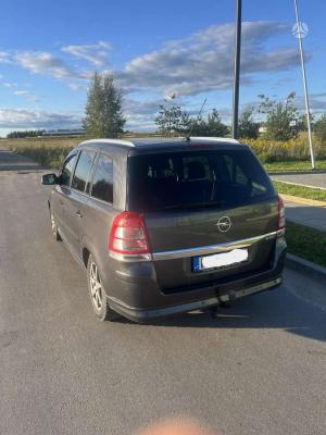 Grey Opel Zafira 2010 in Vilnius, with an engine capacity of 1.91 L and mileage of 191 thousand km for 2700 €, photo 4 on AUTOMOTO.COM.LV