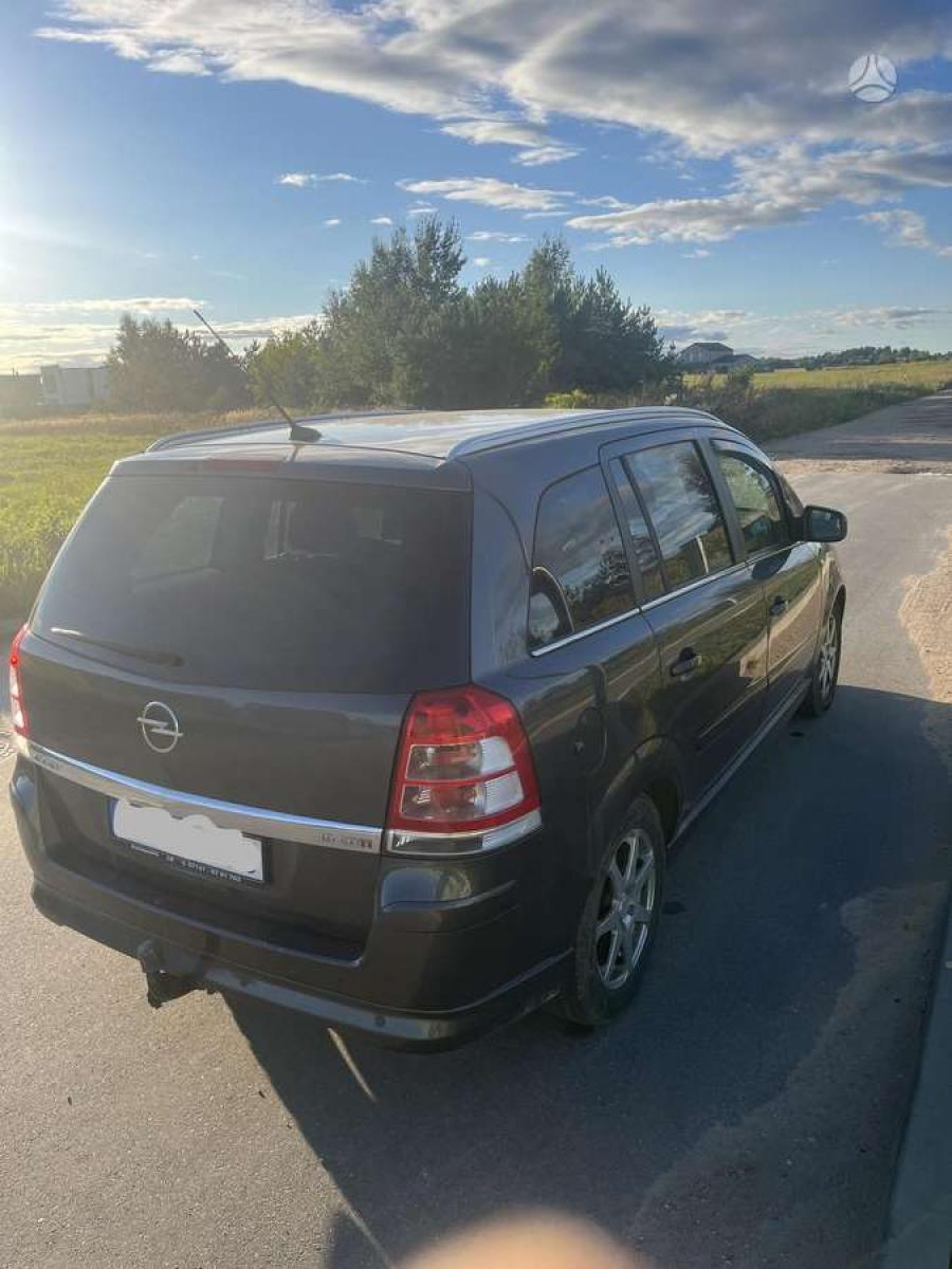 Grey Opel Zafira 2010 in Vilnius, with an engine capacity of 1.91 L and mileage of 191 thousand km for 2700 €, photo 5 on AUTOMOTO.COM.LV