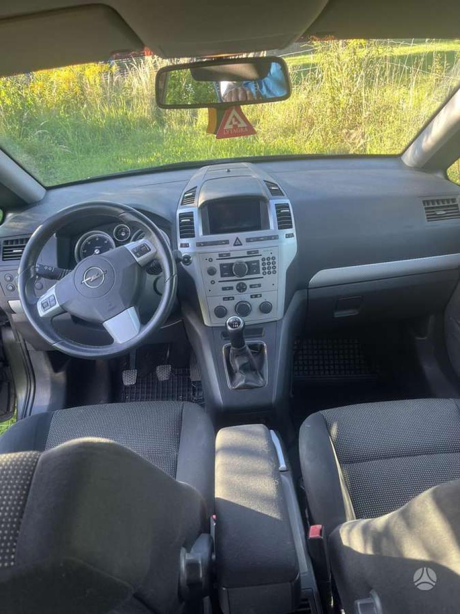 Grey Opel Zafira 2010 in Vilnius, with an engine capacity of 1.91 L and mileage of 191 thousand km for 2700 €, photo 9 on AUTOMOTO.COM.LV