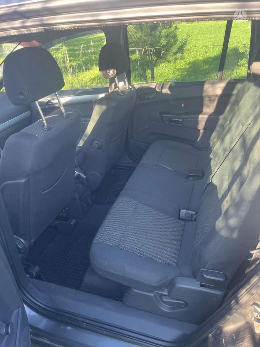 Grey Opel Zafira 2010 in Vilnius, with an engine capacity of 1.91 L and mileage of 191 thousand km for 2700 €, photo 10 on AUTOMOTO.COM.LV