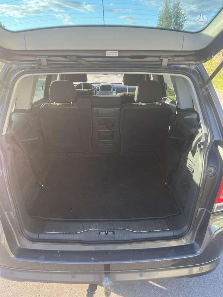 Grey Opel Zafira 2010 in Vilnius, with an engine capacity of 1.91 L and mileage of 191 thousand km for 2700 €, photo 11 on AUTOMOTO.COM.LV