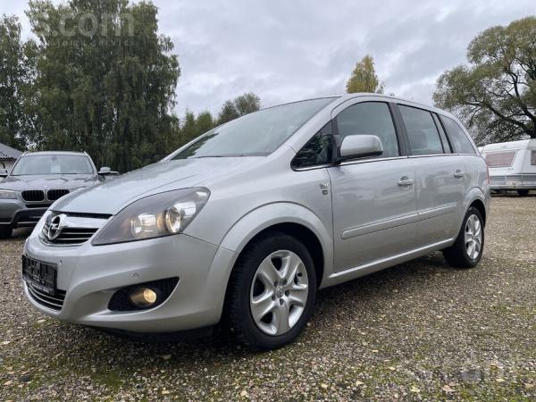 Grey Opel Zafira 2010 in Valmiera, with an engine capacity of 1.60 L and mileage of 191 thousand km for 3300 €, photo 3 on AUTOMOTO.COM.LV