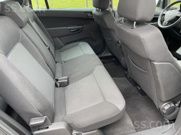 Grey Opel Zafira 2010 in Valmiera, with an engine capacity of 1.60 L and mileage of 191 thousand km for 3300 €, photo 8 on AUTOMOTO.COM.LV