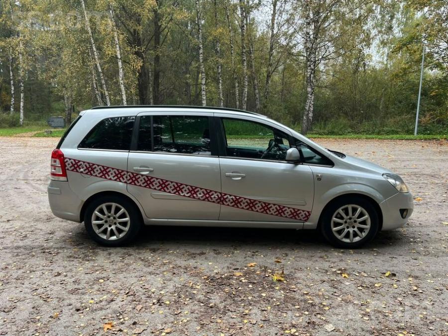 Pelēks Opel Zafira 2010 Rīga, ar dzinēja tilpumu 1.90 L un nobraukumu 0 tūkst. km par 3799 €, foto 7 vietnē AUTOMOTO.COM.LV