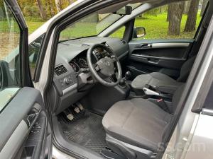 Pelēks Opel Zafira 2010 Rīga, ar dzinēja tilpumu 1.90 L un nobraukumu 0 tūkst. km par 3799 €, foto 10 vietnē AUTOMOTO.COM.LV